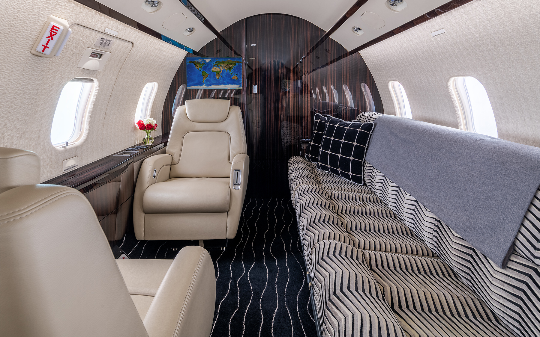 Bombardier Challenger 300 N253XS for Jet Charter | Clay Lacy Aviation